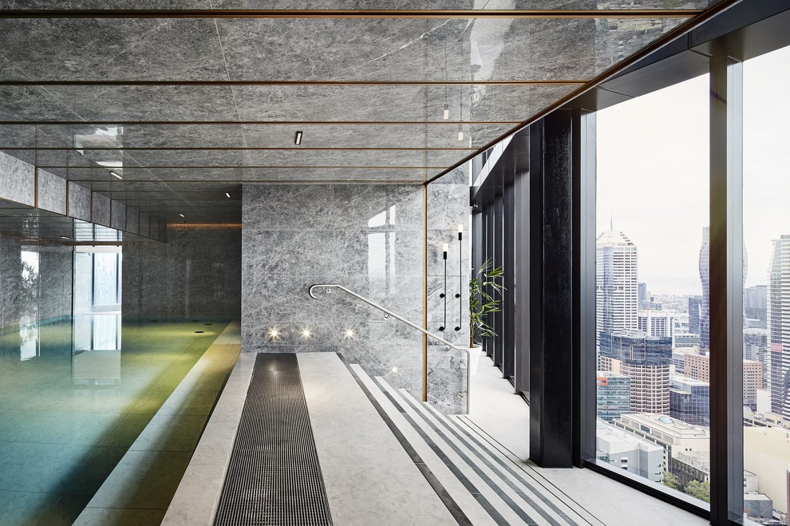 Queens Place - Casello